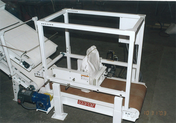 Rapat Model B/HDB-T Upright Inline Bag Turner | Inpak